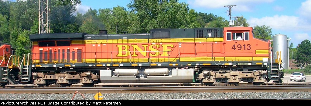 BNSF 4913